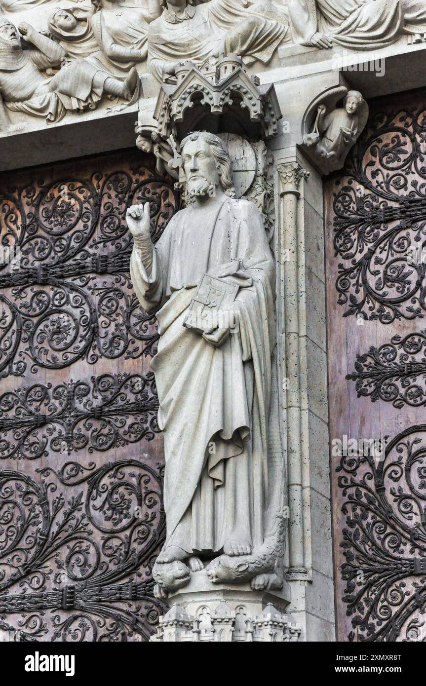 Notre Dame Cathedral of Paris in gothic style: Western facade (before ...