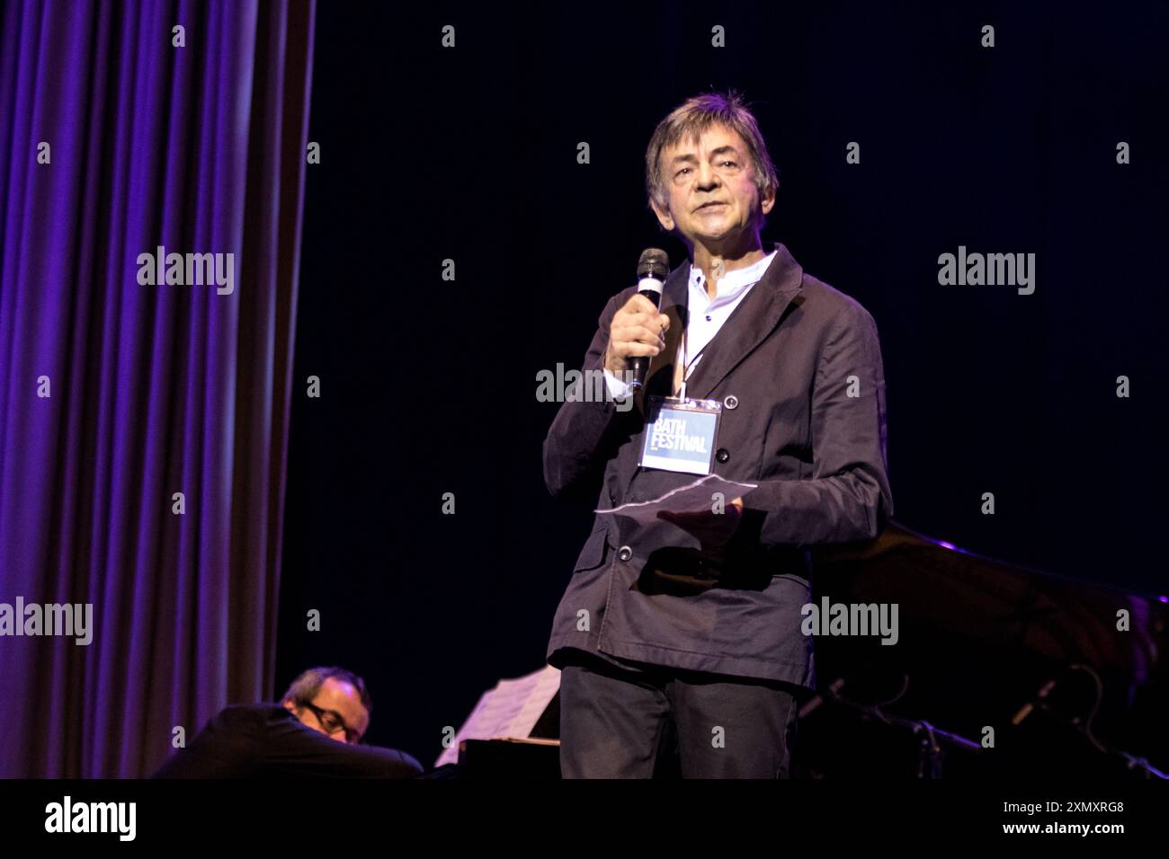 John Cullum on stage at the Bath Festival Stock Photo - Alamy