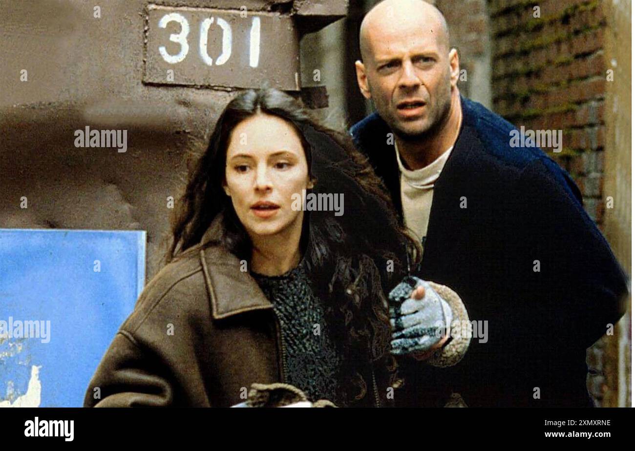 12 MONKEYS 1995 Universal Pictures film with Bruce Willis and Madeleine ...