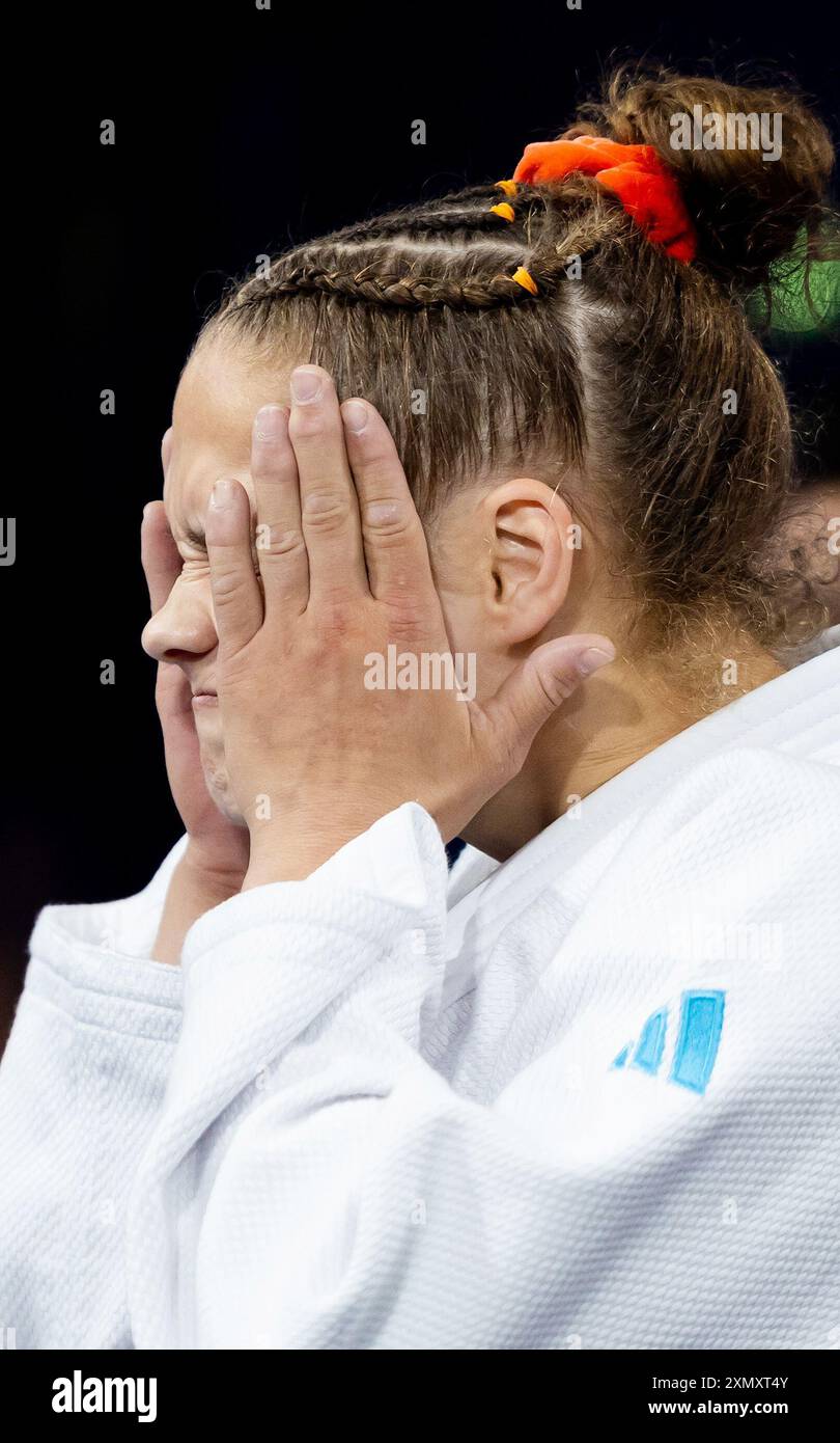 PARIS - Judoka Joanne van Lieshout in action against Jisu Kim during ...