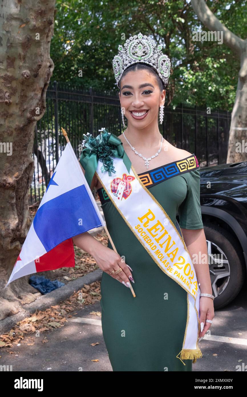 Beauty queen Lilah Jasmine De Leon of the Panamanian Society of Molas ...