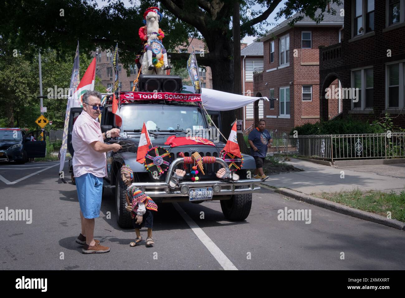 Queens resident and Peruvian native Payasito Chiquitín, a clown for ...