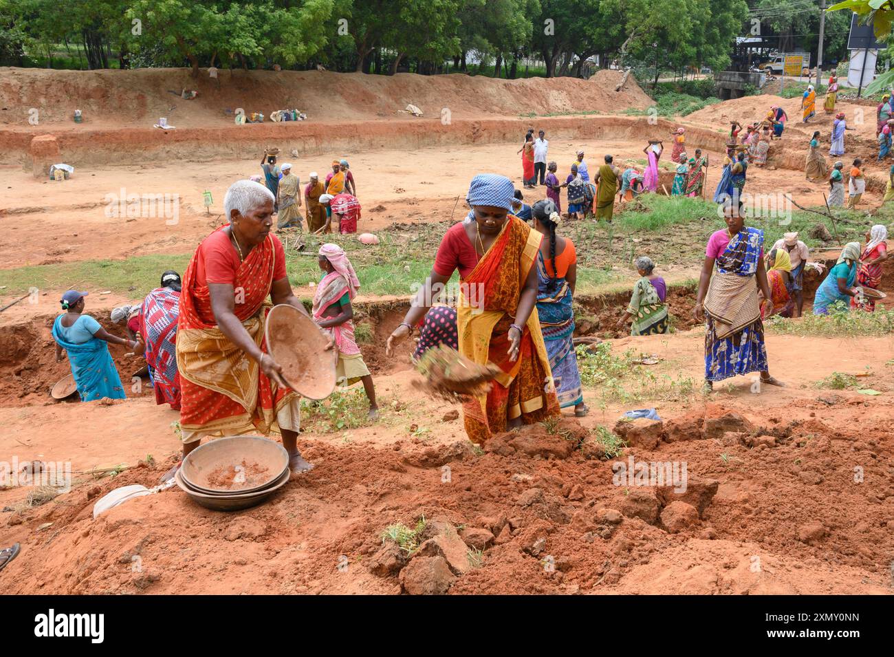 Kuilapalayam, India - July 2024: Village women at work under MGNREGA ...