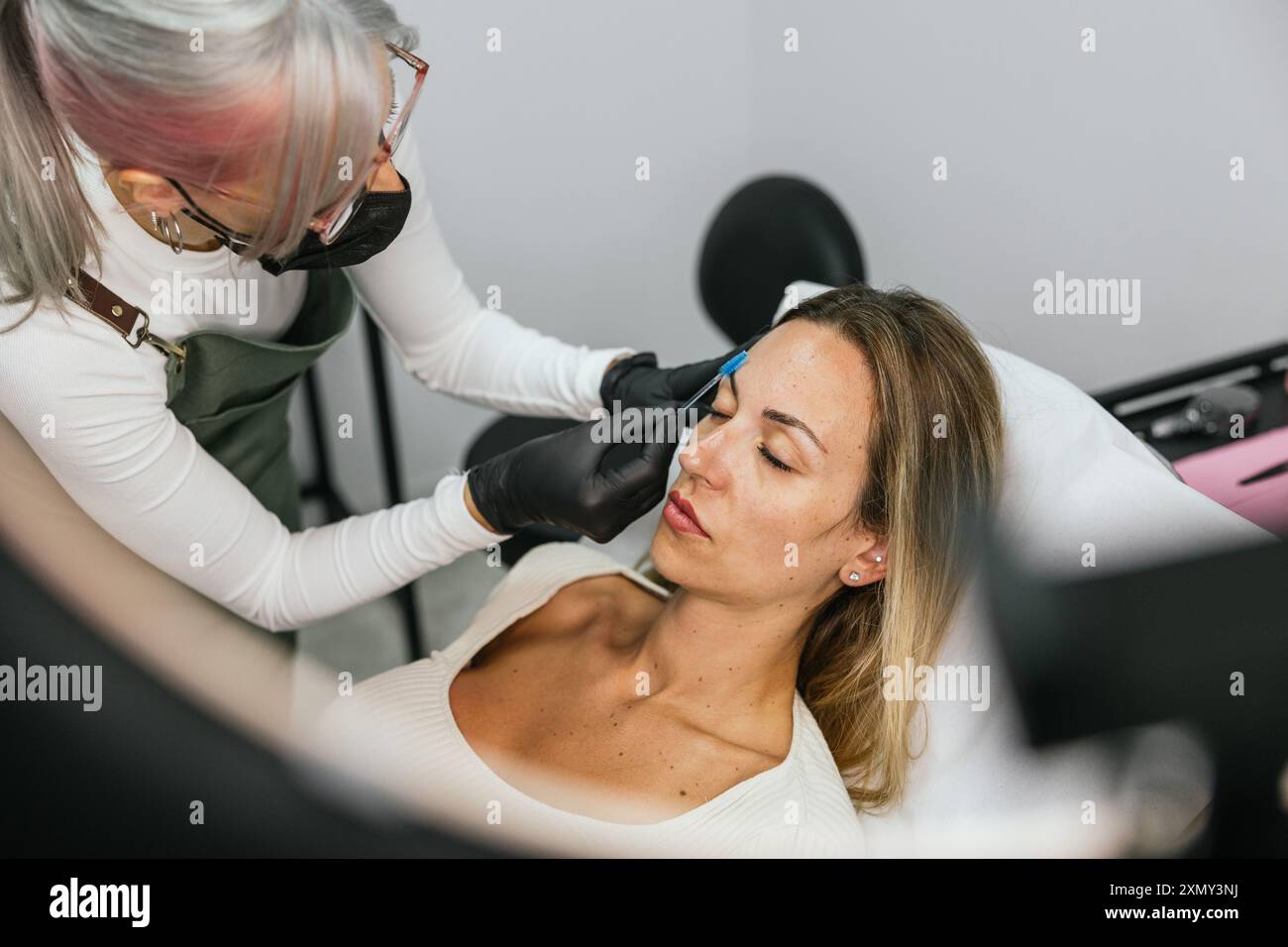 Microblading semi permanent tattooing hi-res stock photography and ...