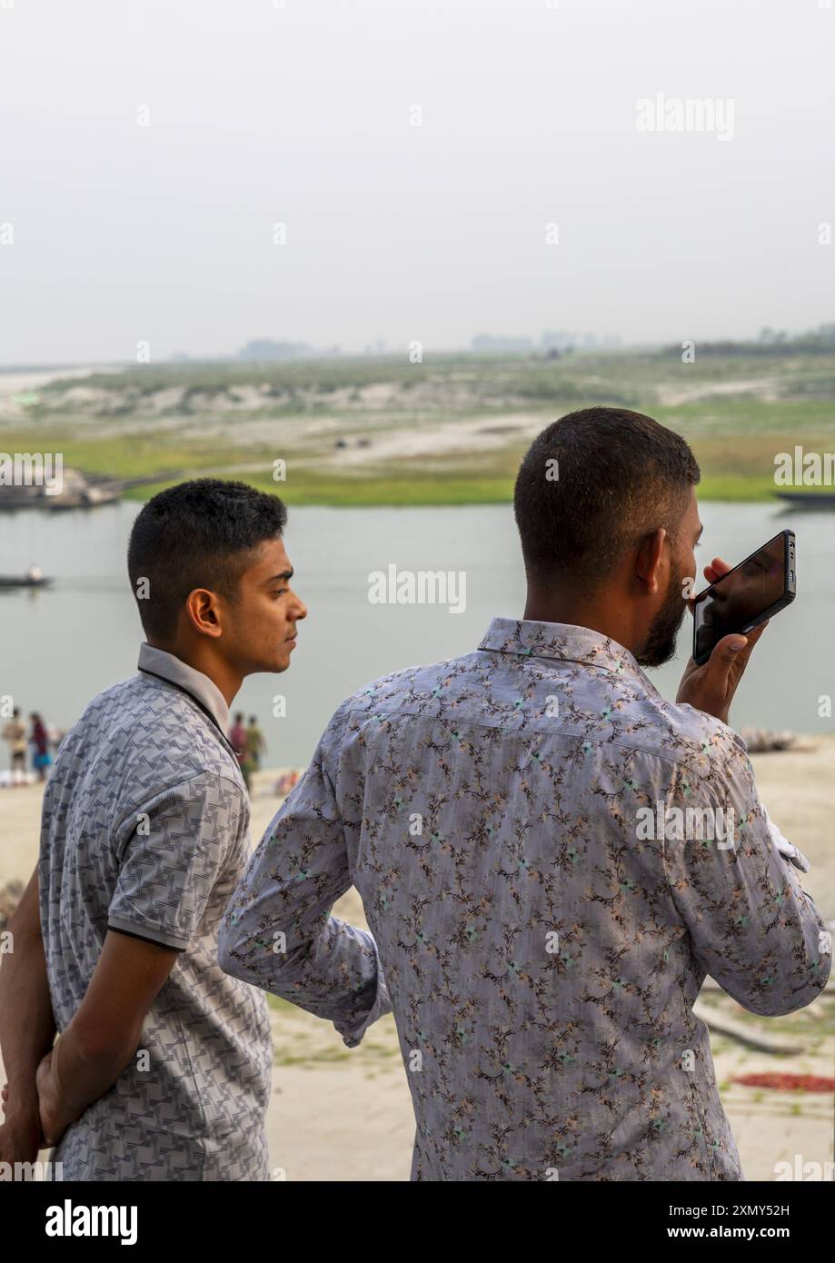 Smart bangladesh hi-res stock photography and images - Alamy