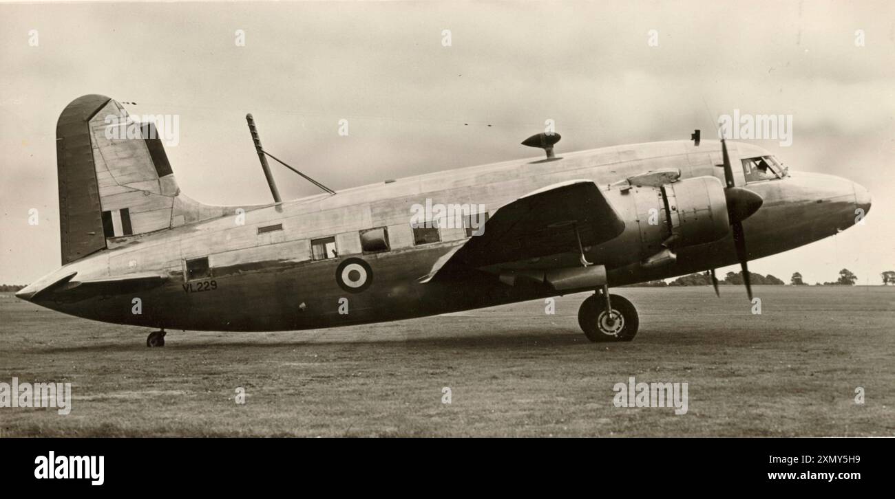 Vickers Type 621 Viking C2 VL229 in use for de-icing Stock Photo - Alamy