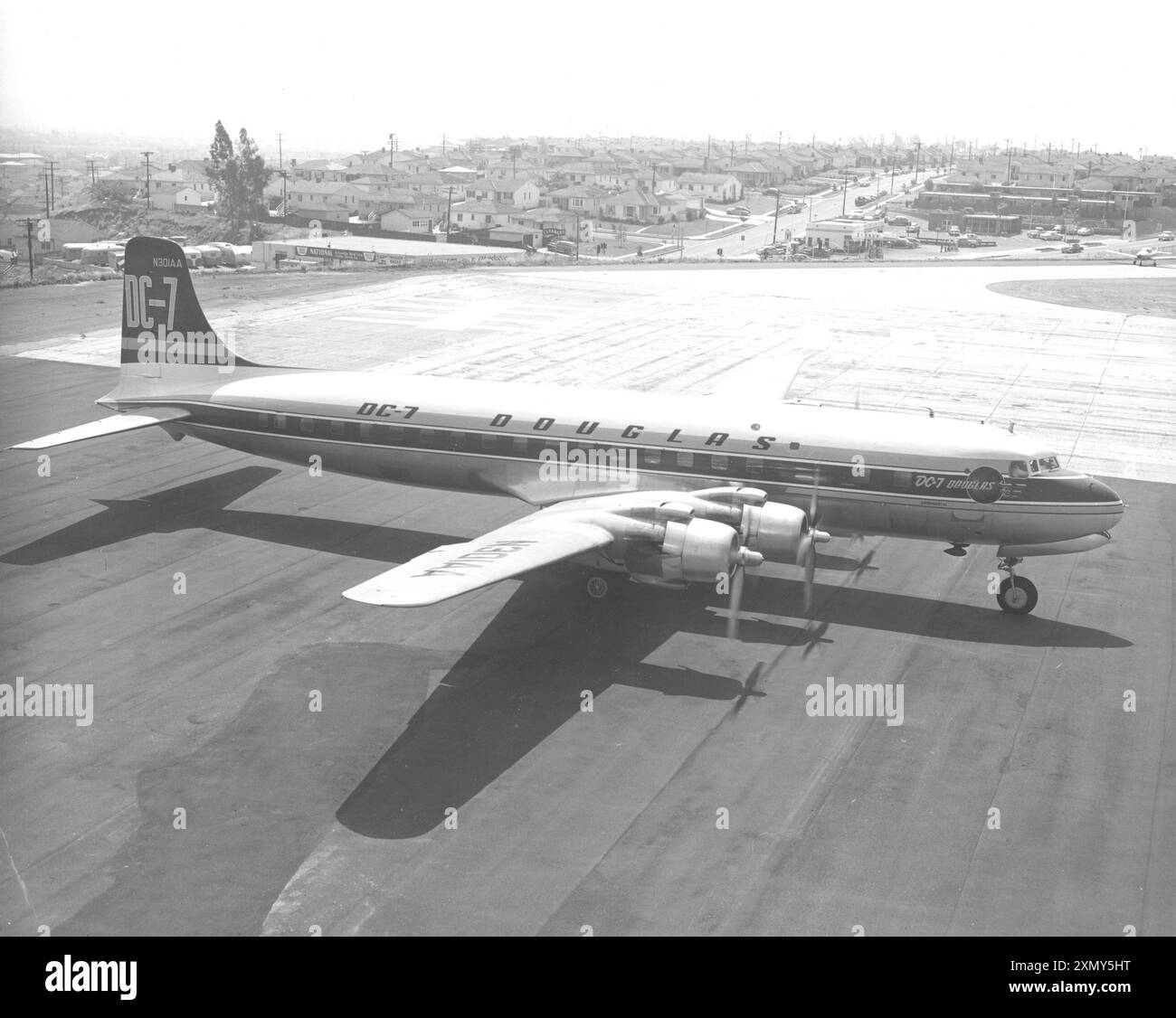 Douglas dc 7 hi-res stock photography and images - Alamy