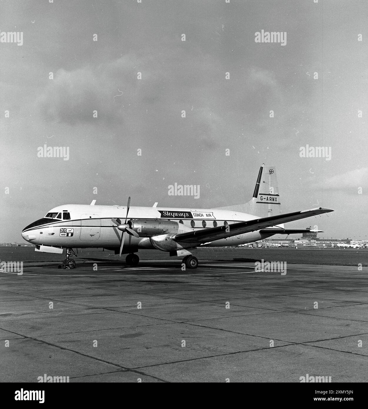 Skyways aircraft hi-res stock photography and images - Alamy