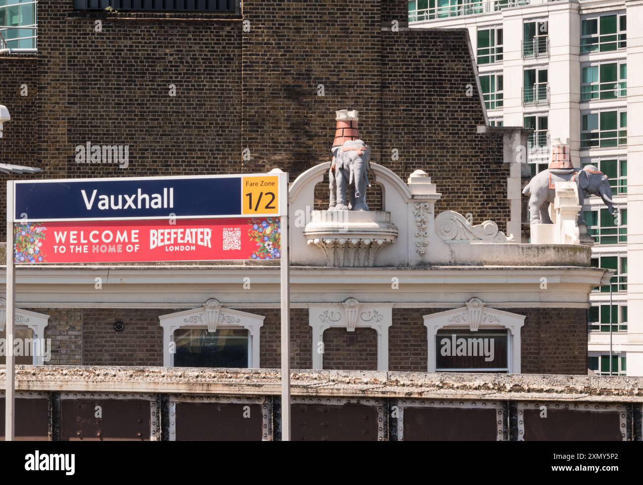 Elephant and Castle statues standing on top of the former Elephant and ...