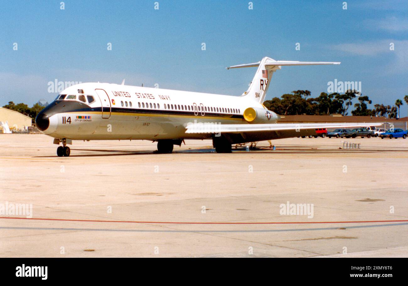 Mcdonnell douglas c 9 hi-res stock photography and images - Alamy