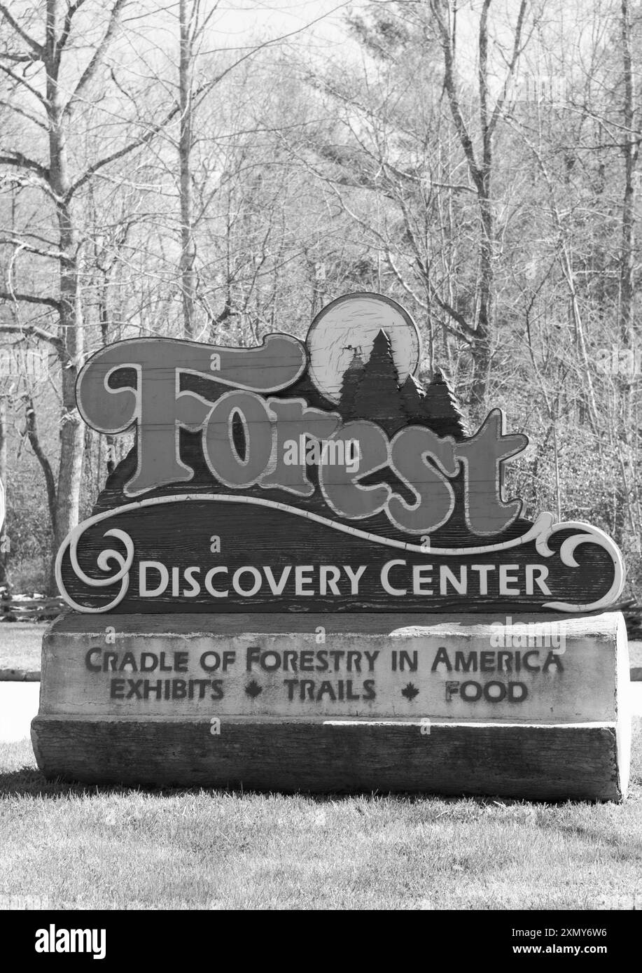 Entrance sign to the Forest Discovery Center near Brevard, North ...