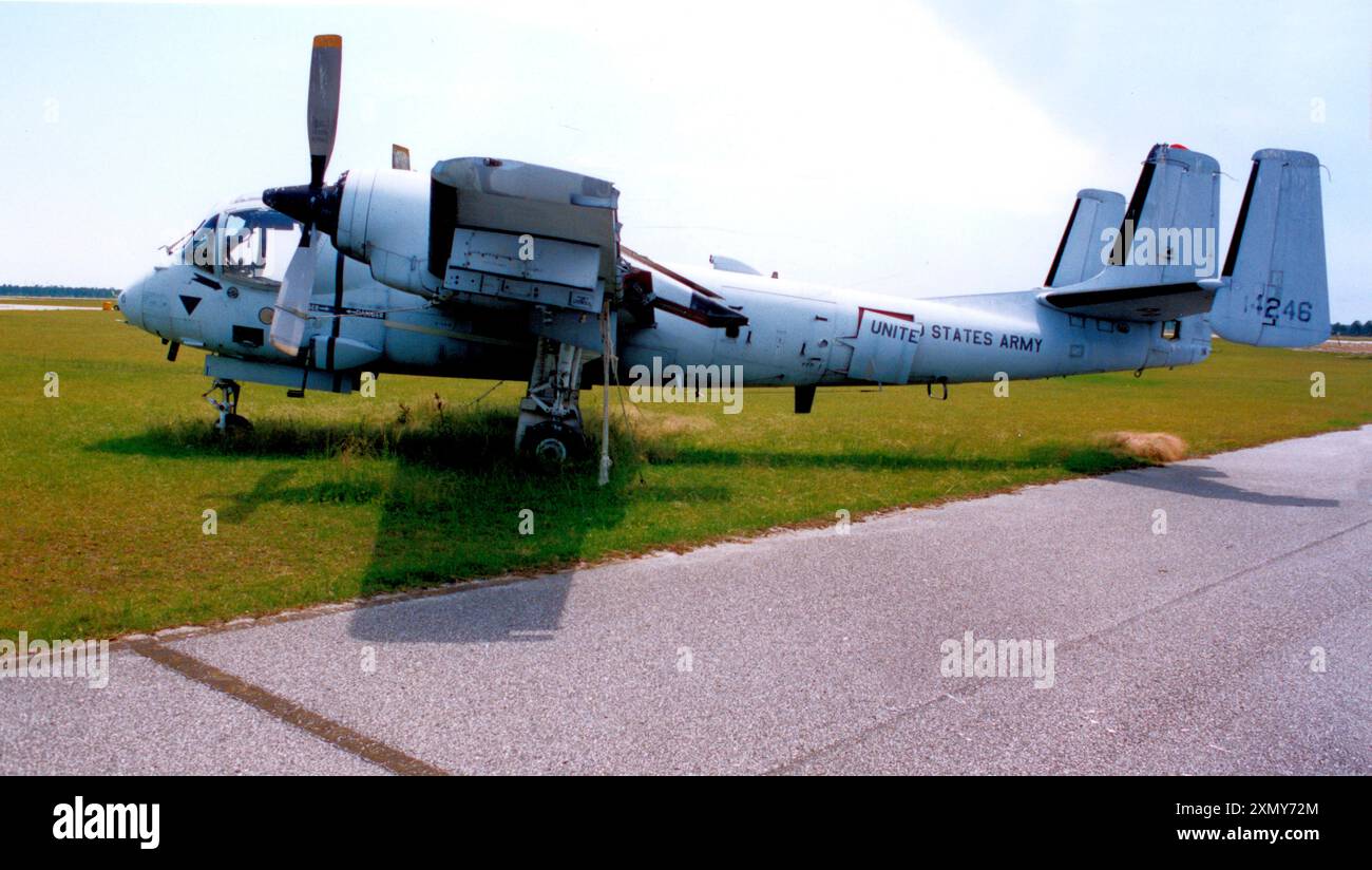 Mohawk airplane hi-res stock photography and images - Alamy