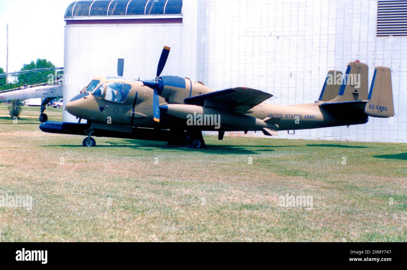 Grumman OV-1D Mohawk 62-5860 Stock Photo - Alamy