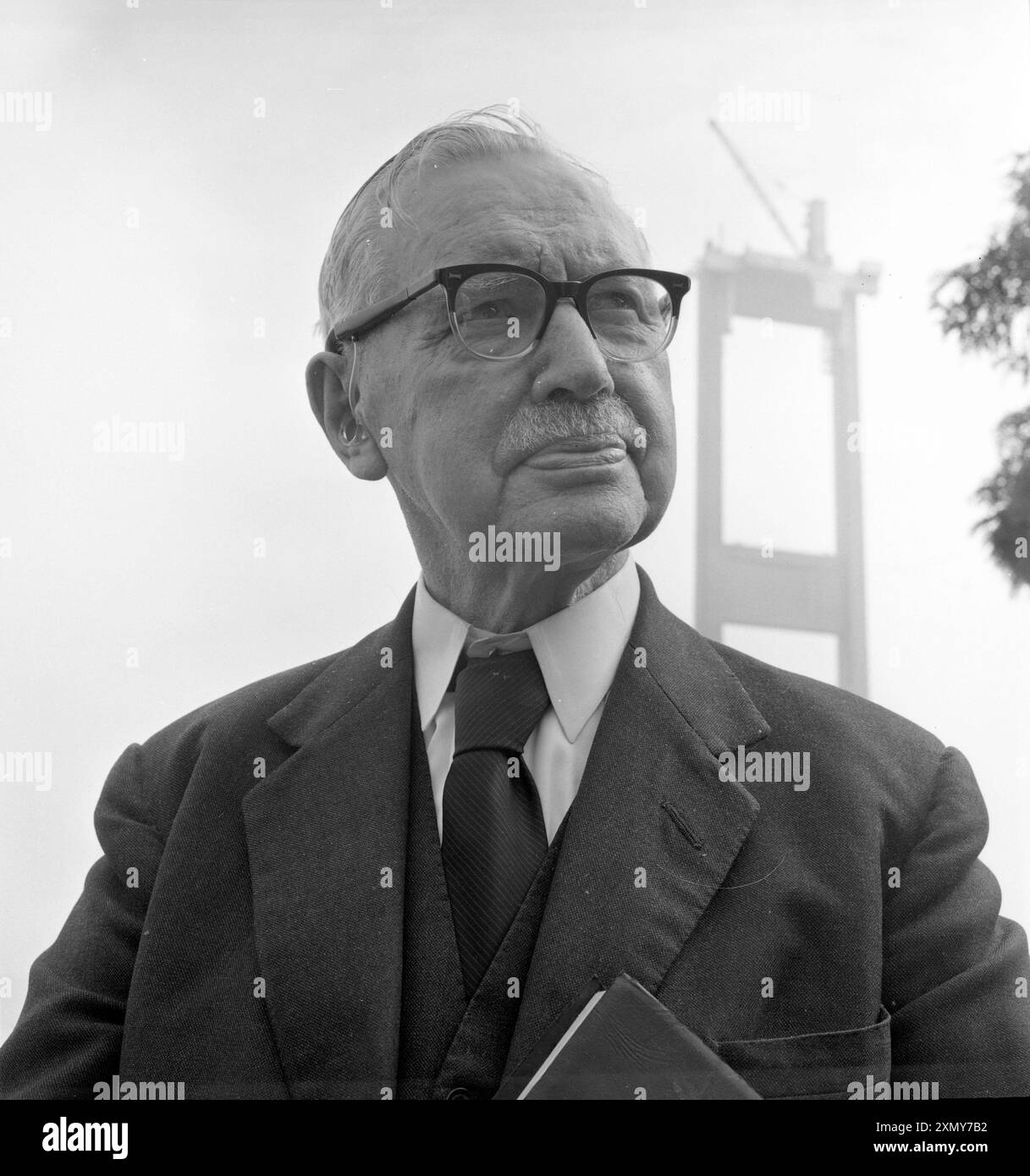 Building the Severn Bridge Stock Photo - Alamy
