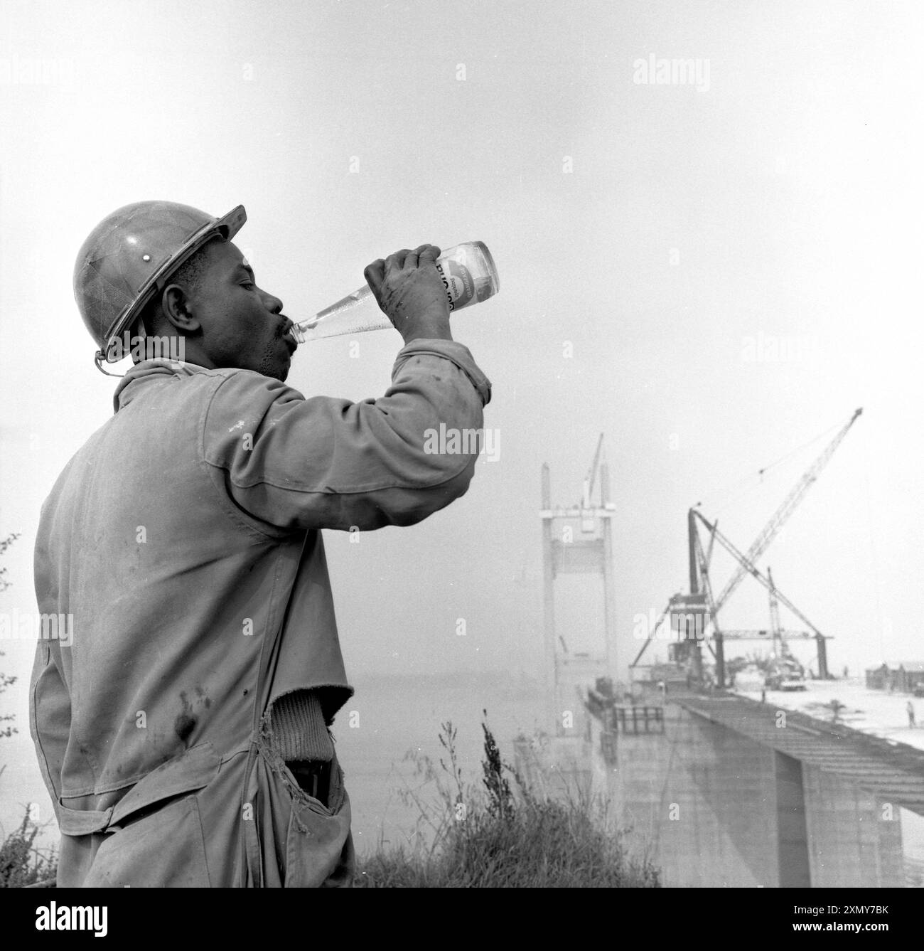 Toll end bridge hi-res stock photography and images - Alamy