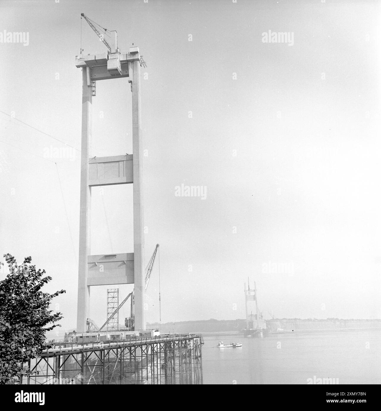 Building the Severn Bridge Stock Photo - Alamy