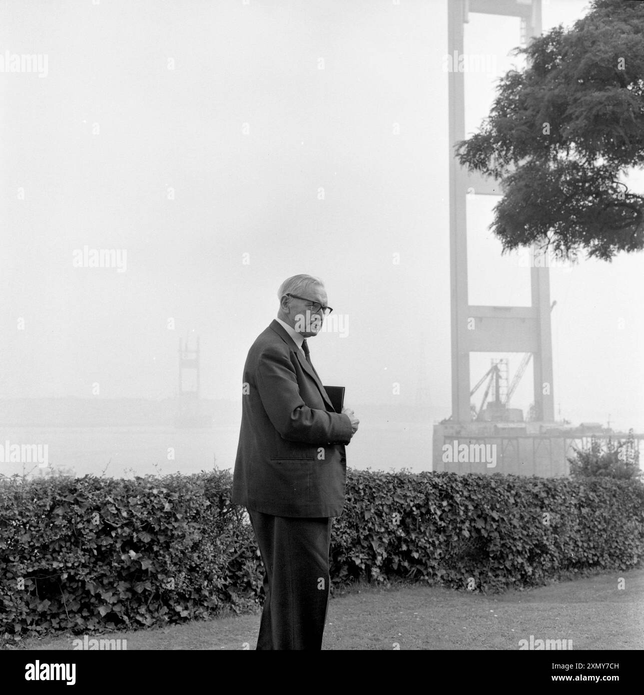 Building the Severn Bridge Stock Photo - Alamy