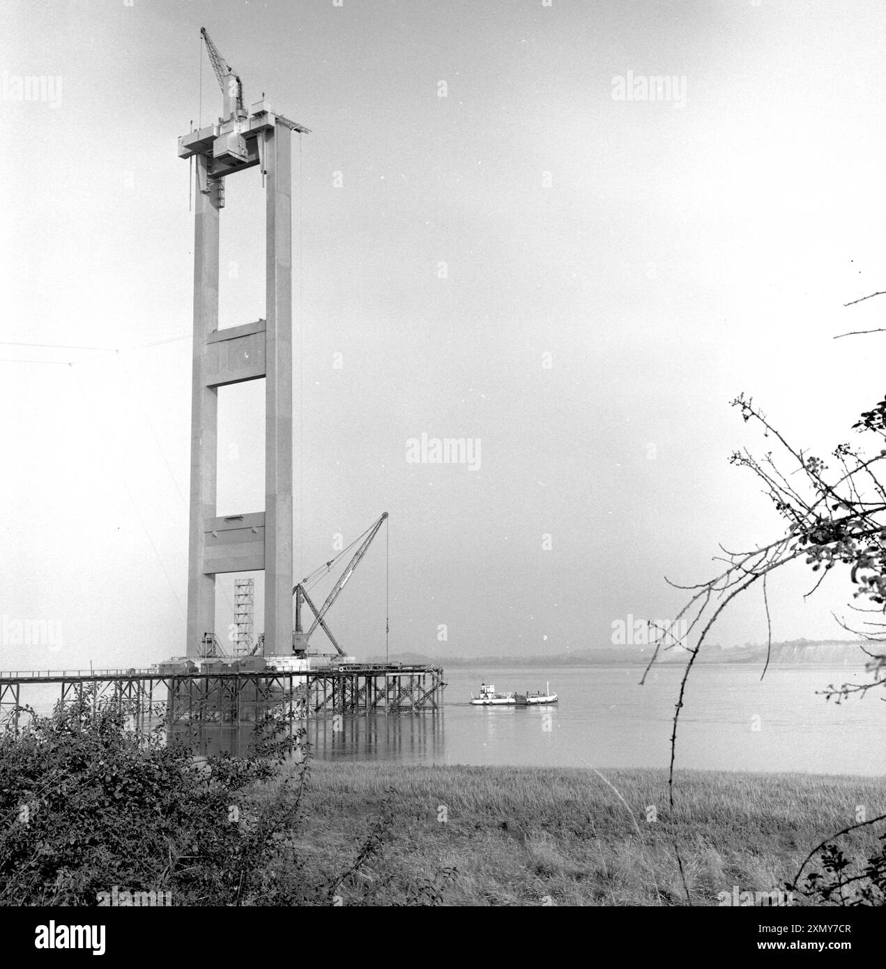 Building the Severn Bridge Stock Photo - Alamy