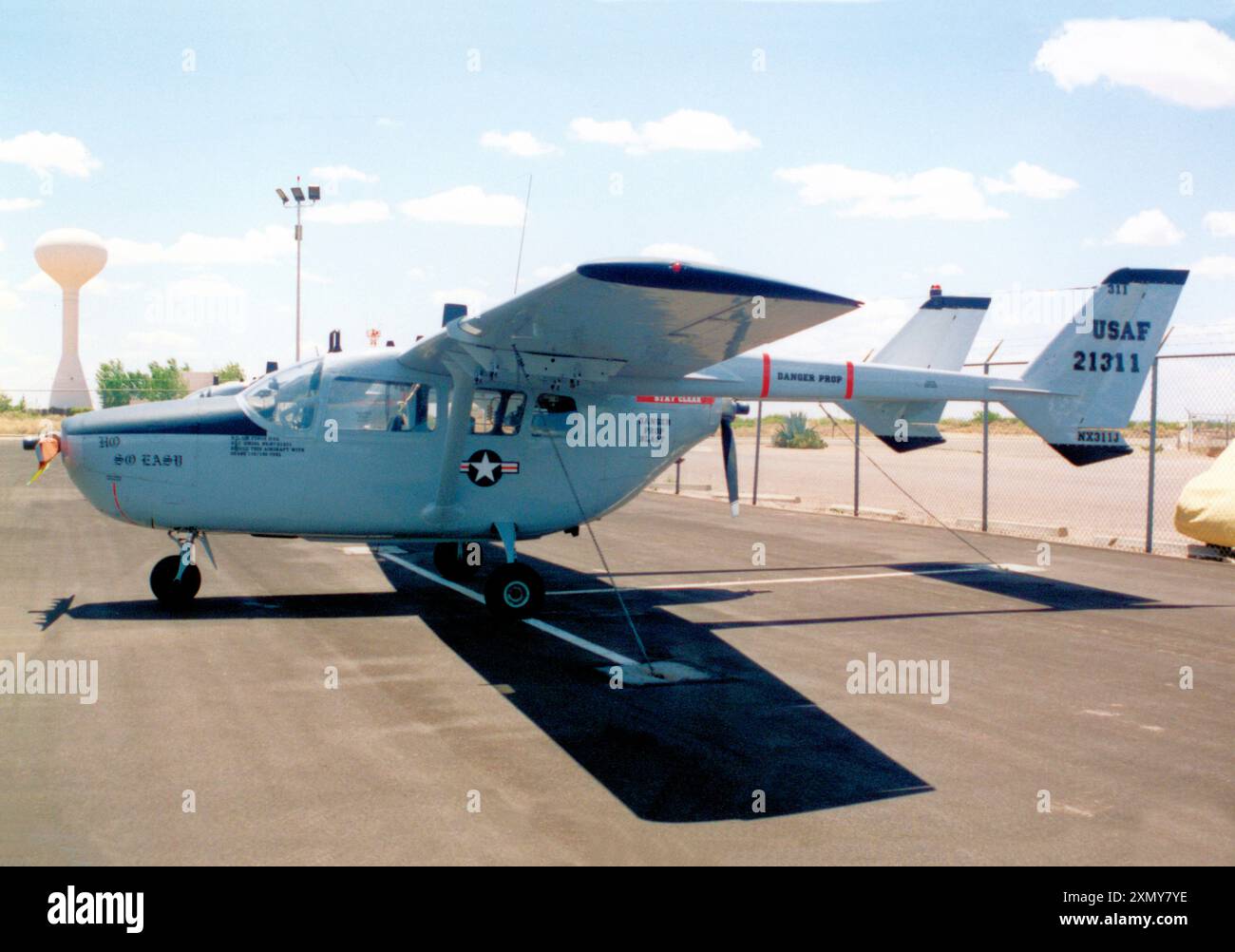 Cessna o 2a super skymaster hi-res stock photography and images - Alamy