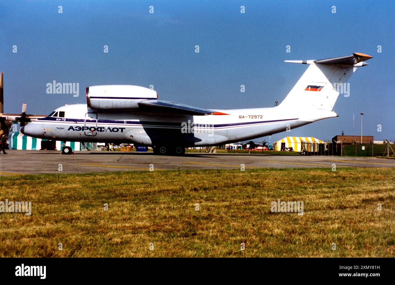 Antonov 72 hi-res stock photography and images - Alamy