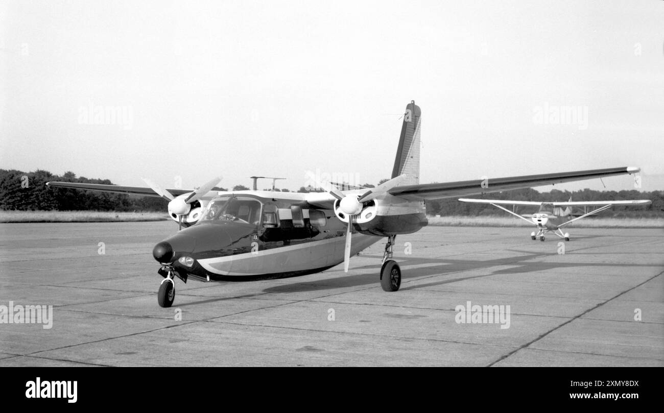 Aero commander 680 hi-res stock photography and images - Alamy