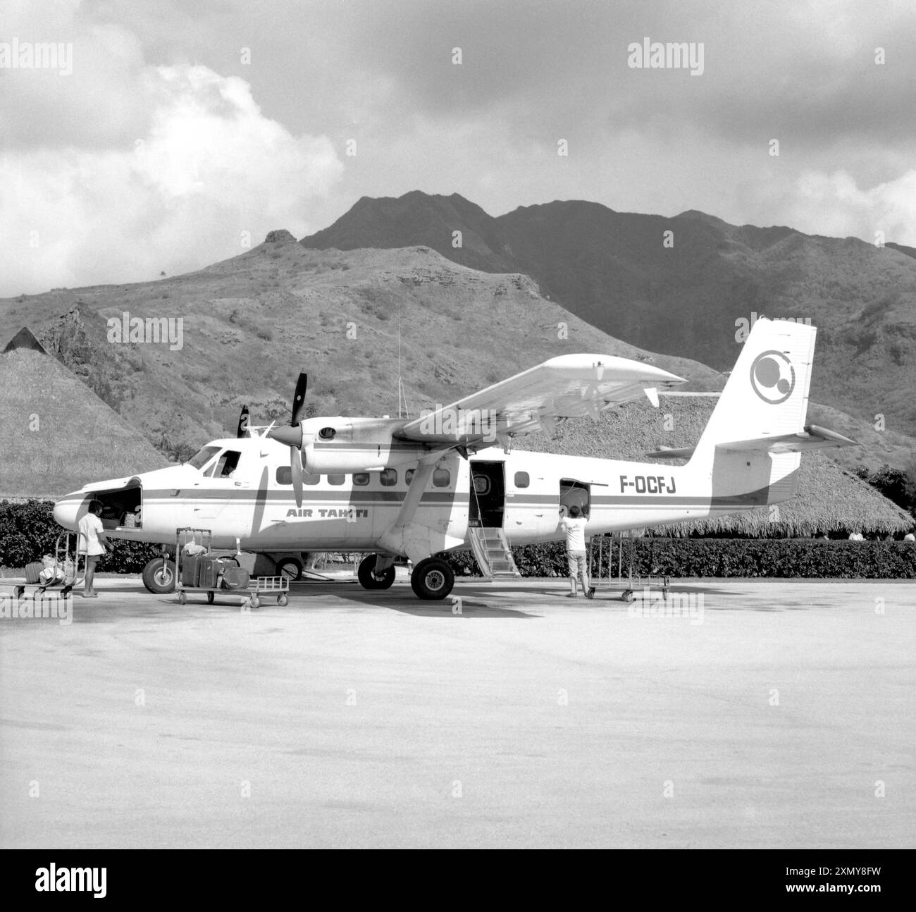 de Havilland Canada DHC-6 Twin Otter F-OCFJ Stock Photo - Alamy