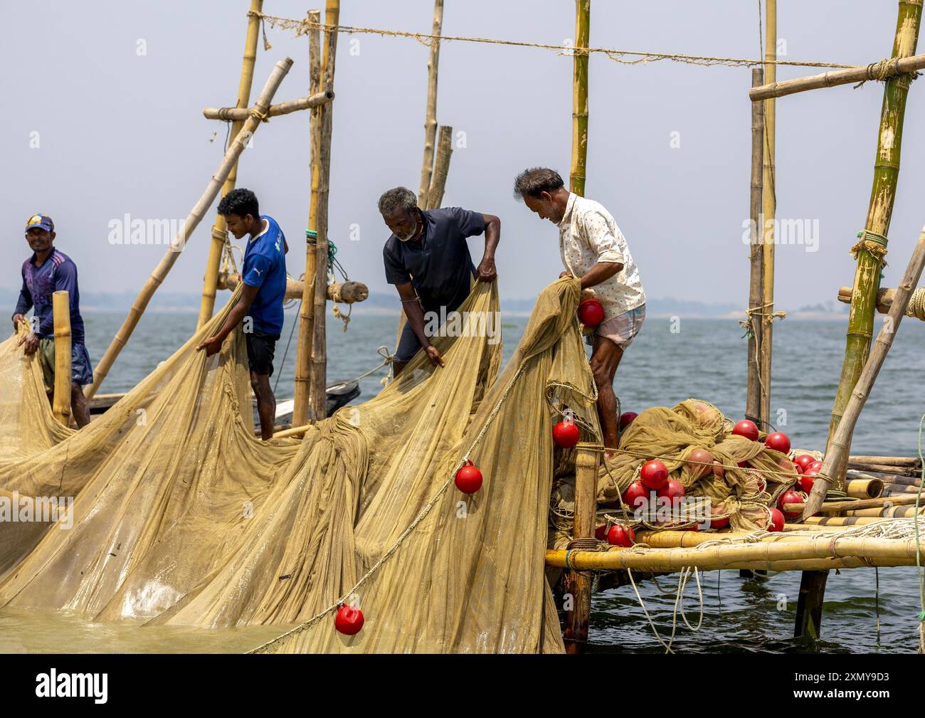 Bangladeshi fishermen fishing hi-res stock photography and images - Alamy