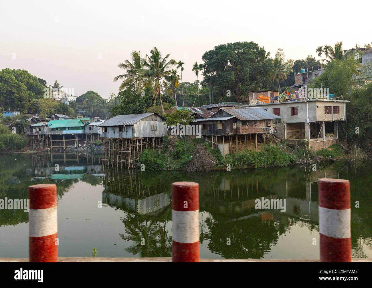 Bangladesh house stilt hi-res stock photography and images - Alamy
