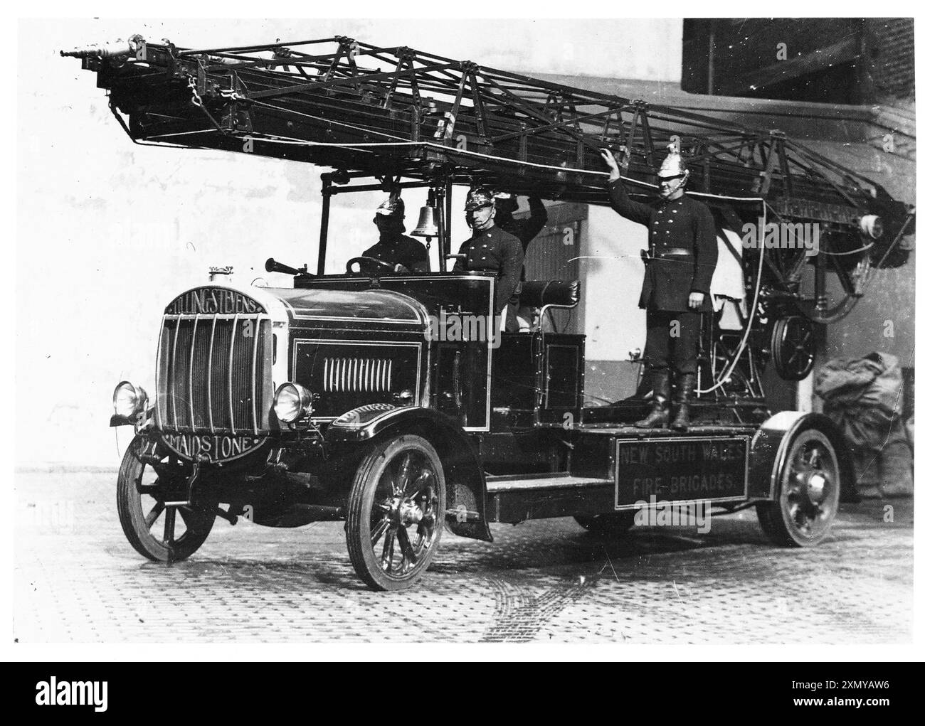 Tilling-Stevens petrol-electric turntable ladder. Tilling-Stevens ...