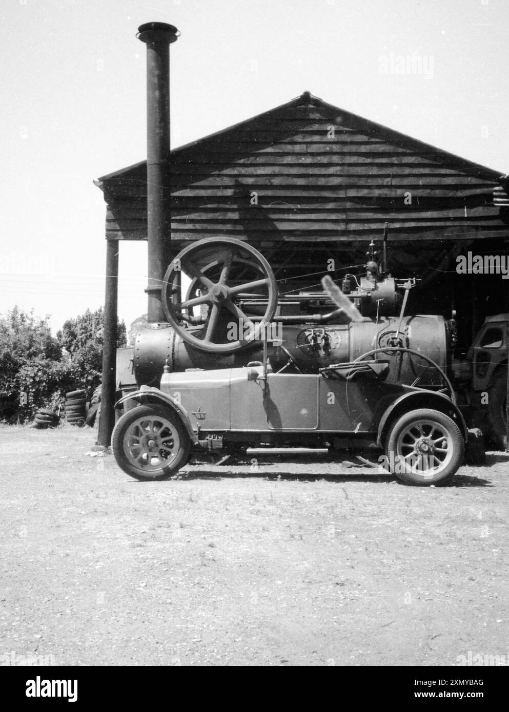 Wolseley 10hp Roadster KE 5111 and Marshall Portable Engine Stock Photo ...