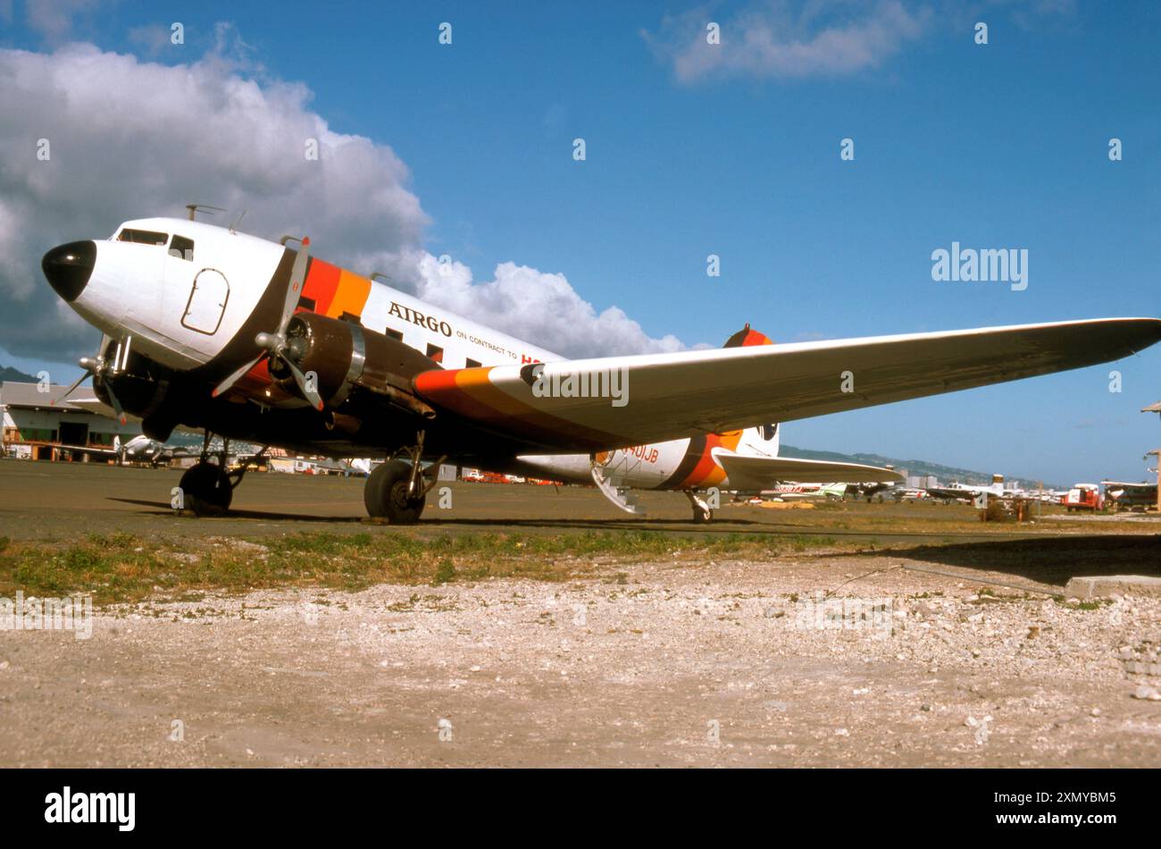Douglas DC-3A N401JB Stock Photo - Alamy
