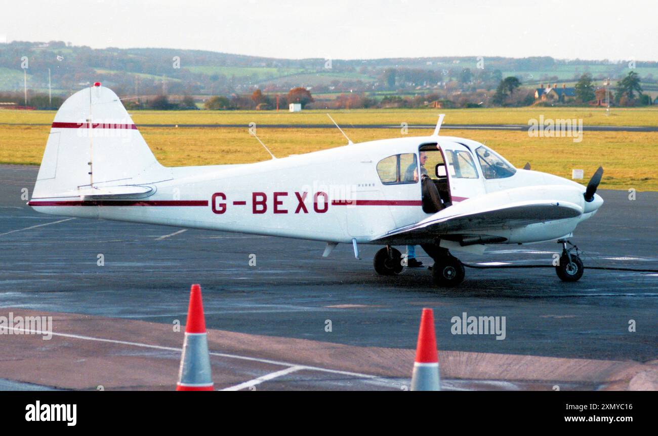 Piper PA-23 Apache G-BEXO Stock Photo - Alamy