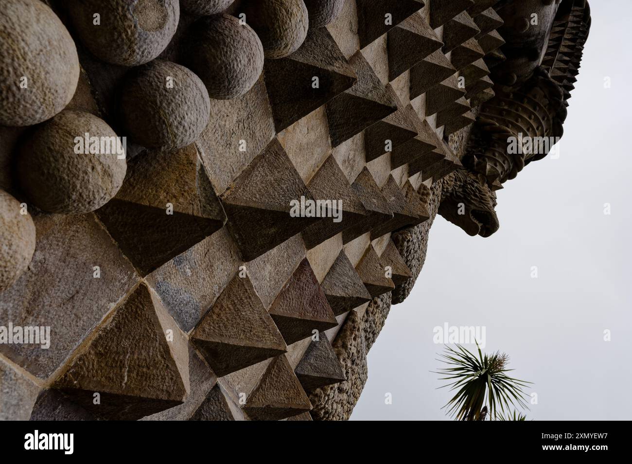 The intricate stone carvings and geometric patterns of Pena Palace ...