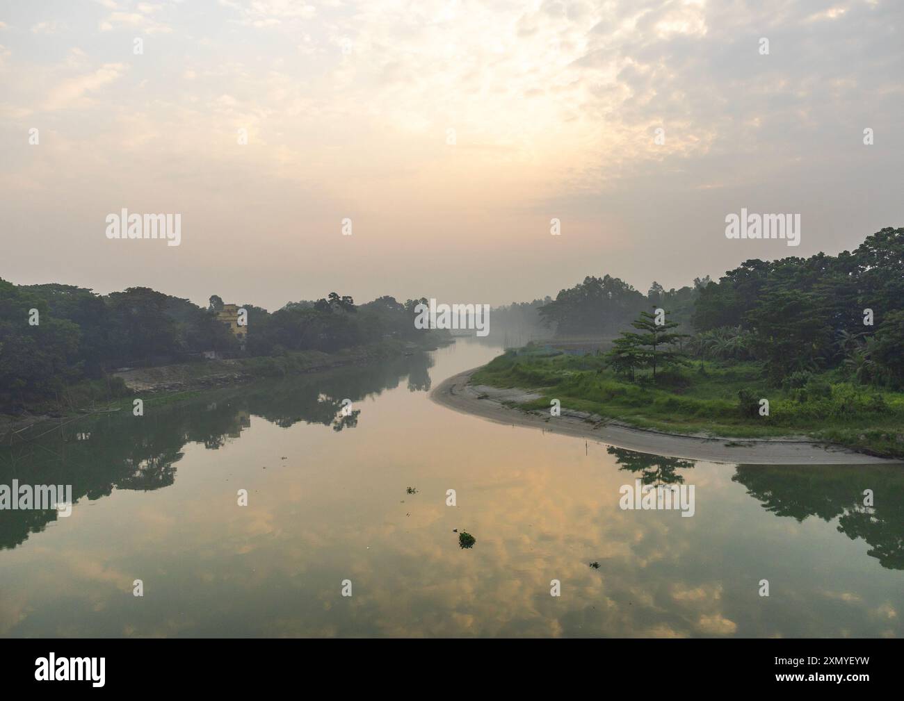 Dhaka river scene hi-res stock photography and images - Alamy