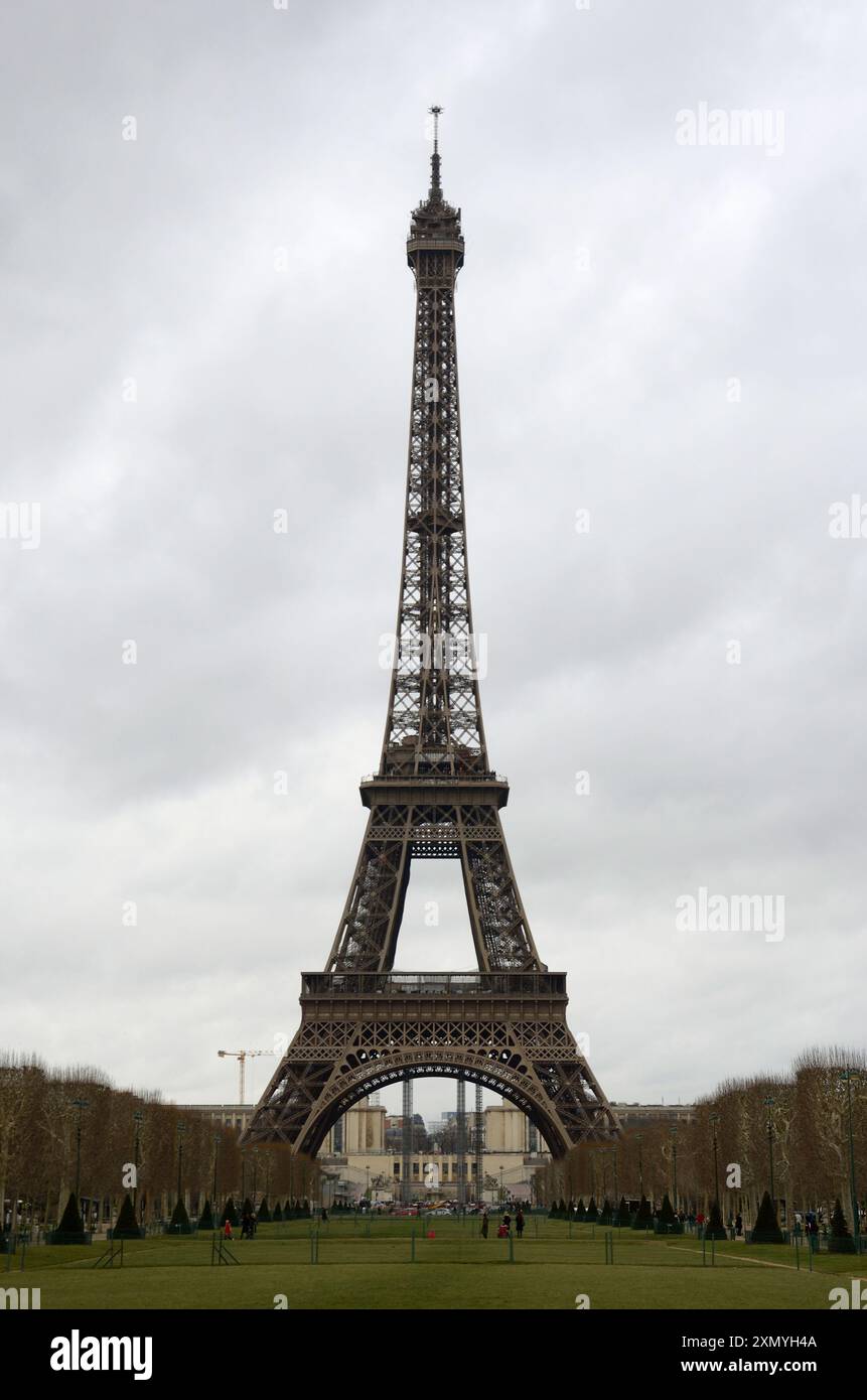 Eiffel tower olympics hi-res stock photography and images - Alamy