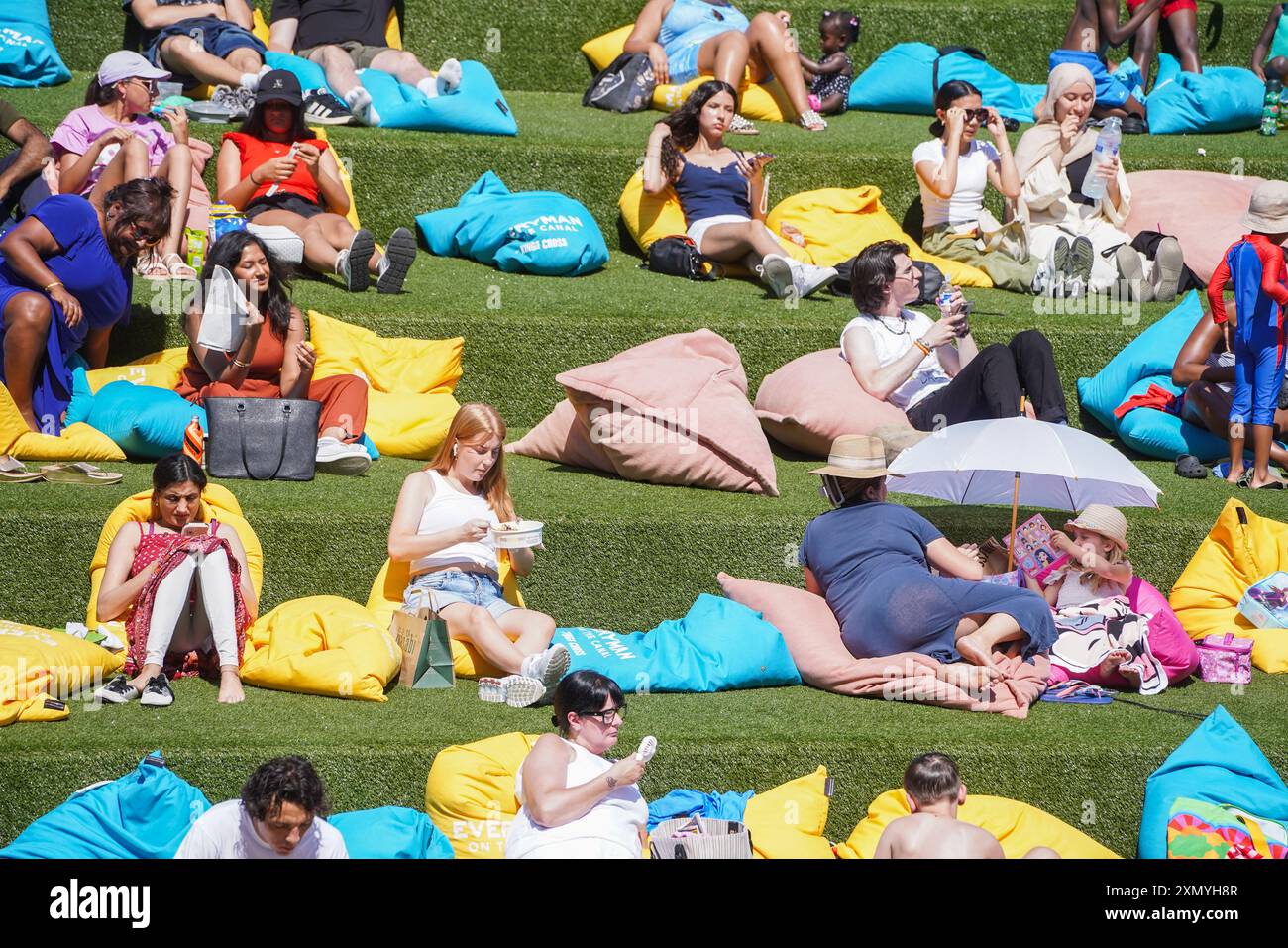 Heatwave 2024 sunbathing london hi-res stock photography and images - Alamy