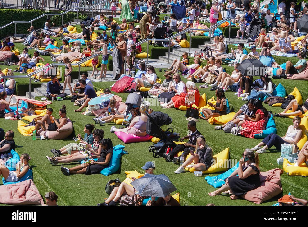 Heatwave 2024 sunbathing london hi-res stock photography and images - Alamy