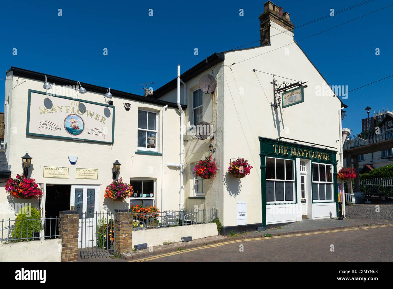 The Mayflower pub in the High Street in Old Leigh, a historic fishing ...