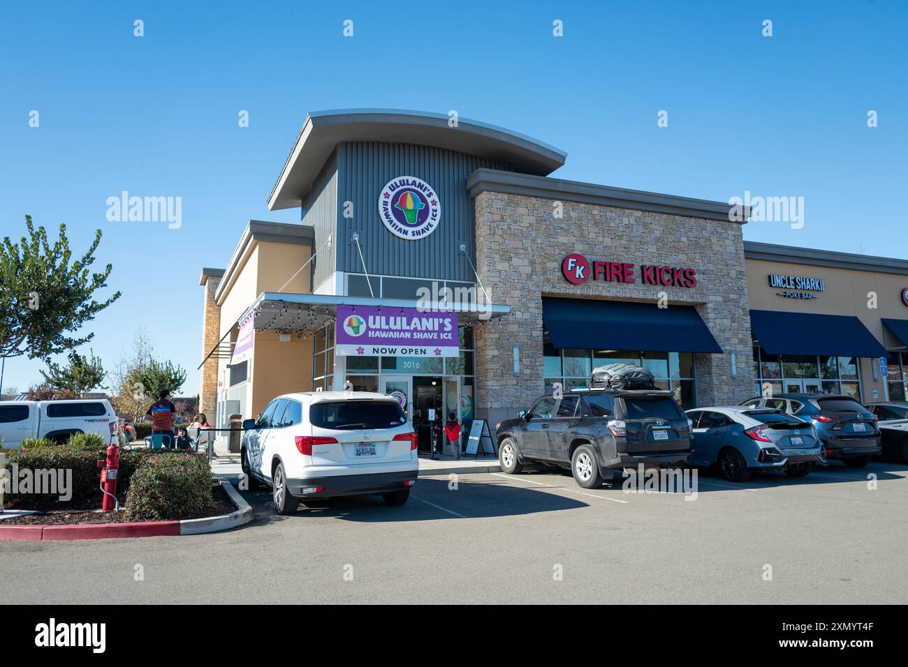 Suburban strip mall hi-res stock photography and images - Alamy