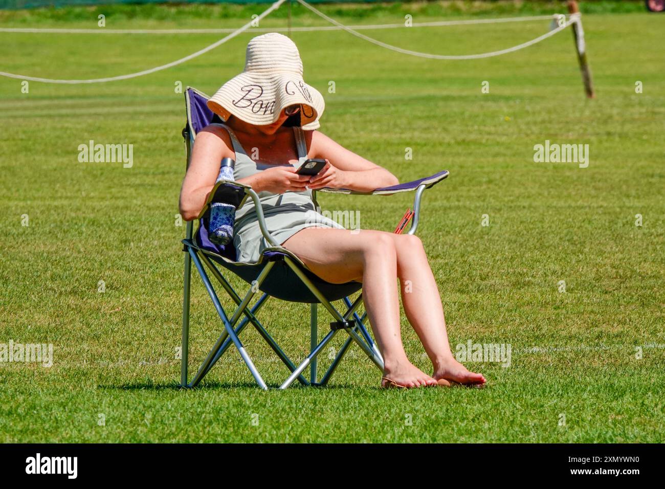 Busbridge Lane, Godalming. 30th July 2024. Hot and sunny weather across ...
