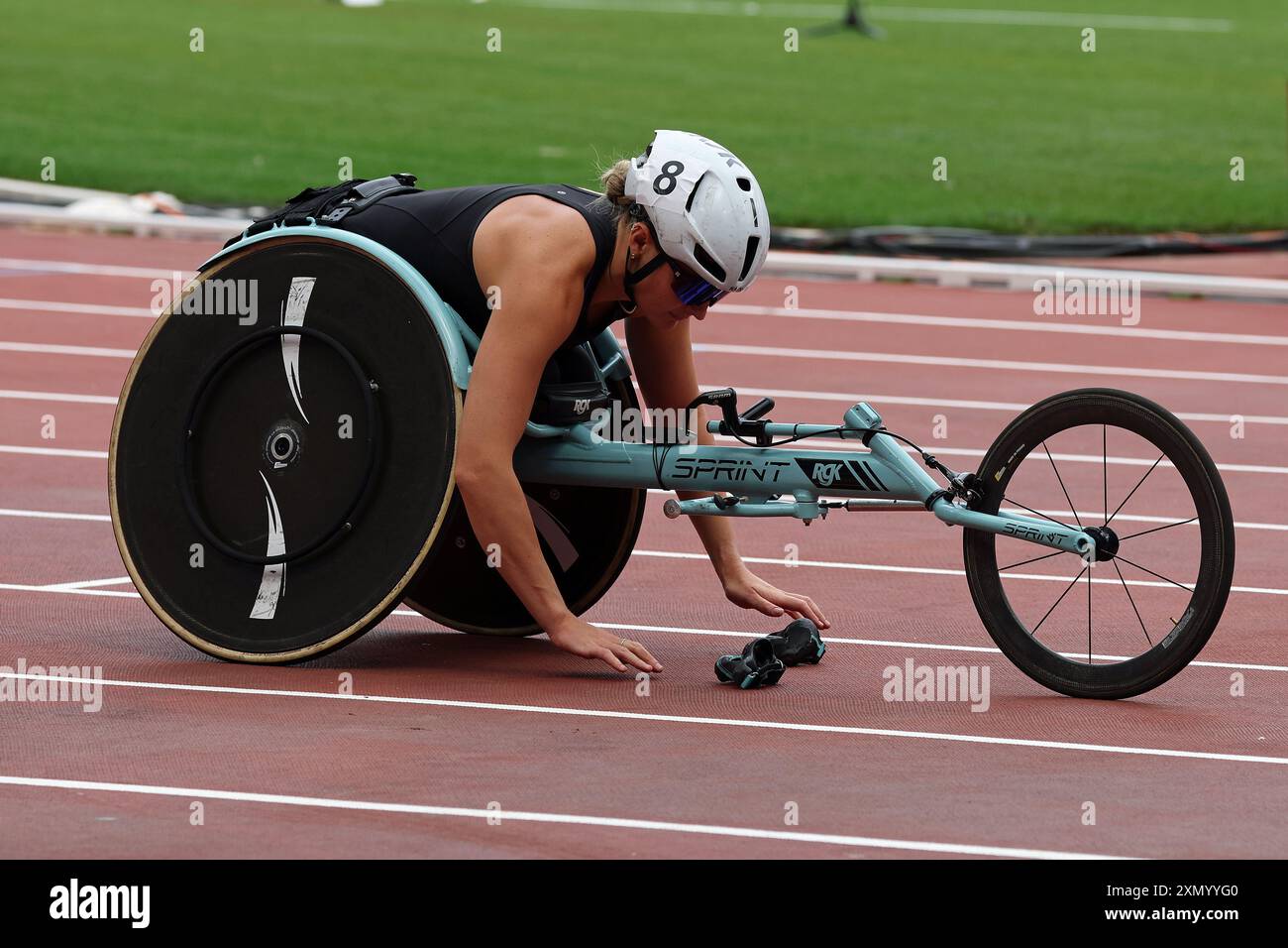 Mel WOODS at the start of the 800m Wheelchair race at the London ...