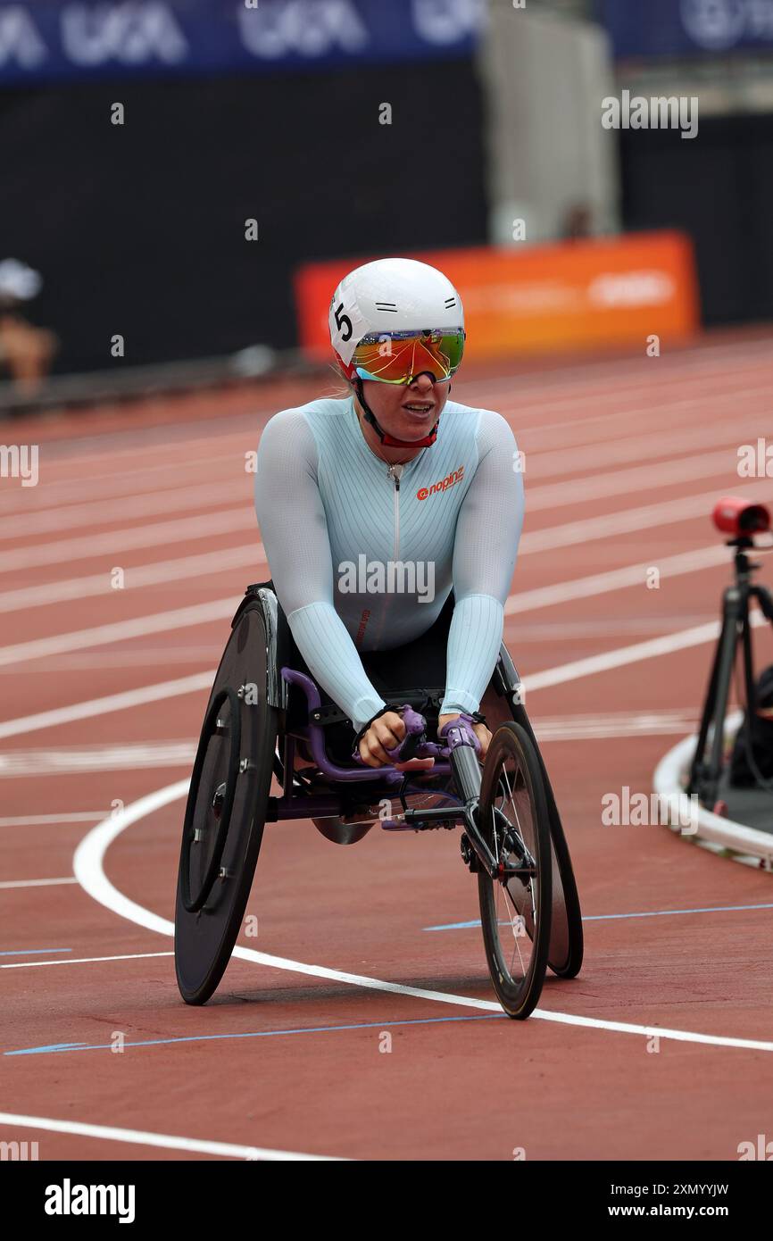 Hannah COCKROFT after the 800m Wheelchair Race in the London Diamond ...
