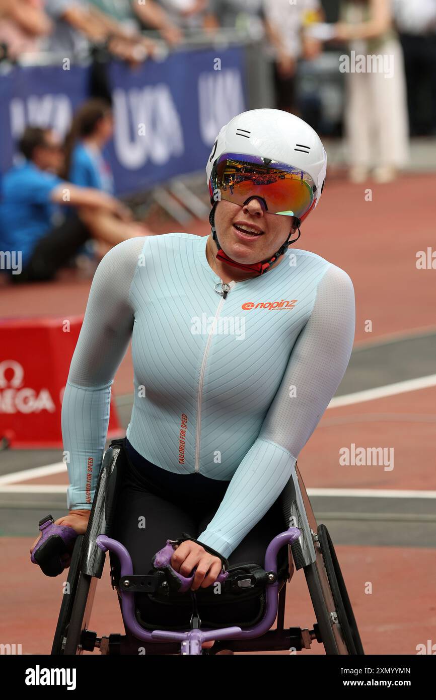 Hannah COCKROFT after the 800m Wheelchair Race in the London Diamond ...