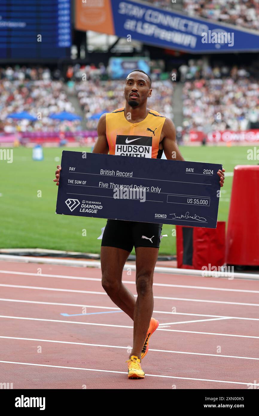 Matthew HUDSON-SMITH with his cheque for breaking the Great Britain ...