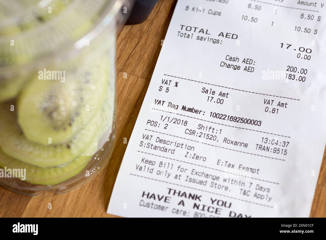 Vat uae shopping hi-res stock photography and images - Alamy