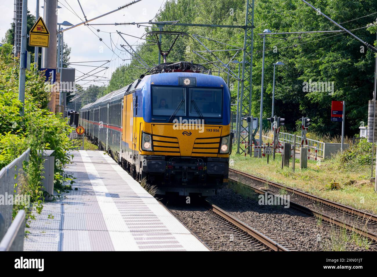 Eisenbahnverkehr auf der Bahnstrecke Oberhausen Arnhem NL ...