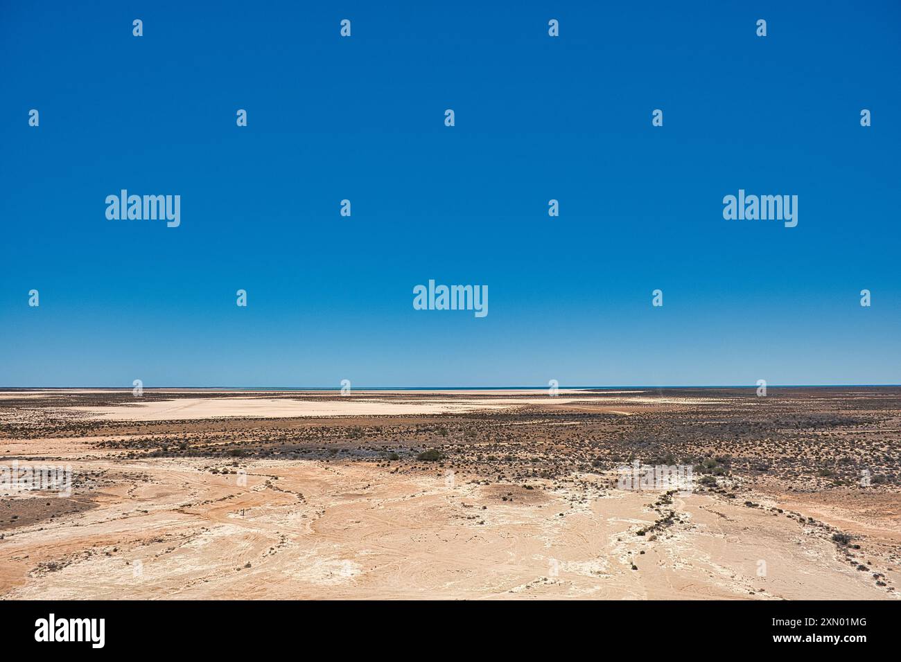 Featureless flat outback landscape between Wooramel and Overlander ...