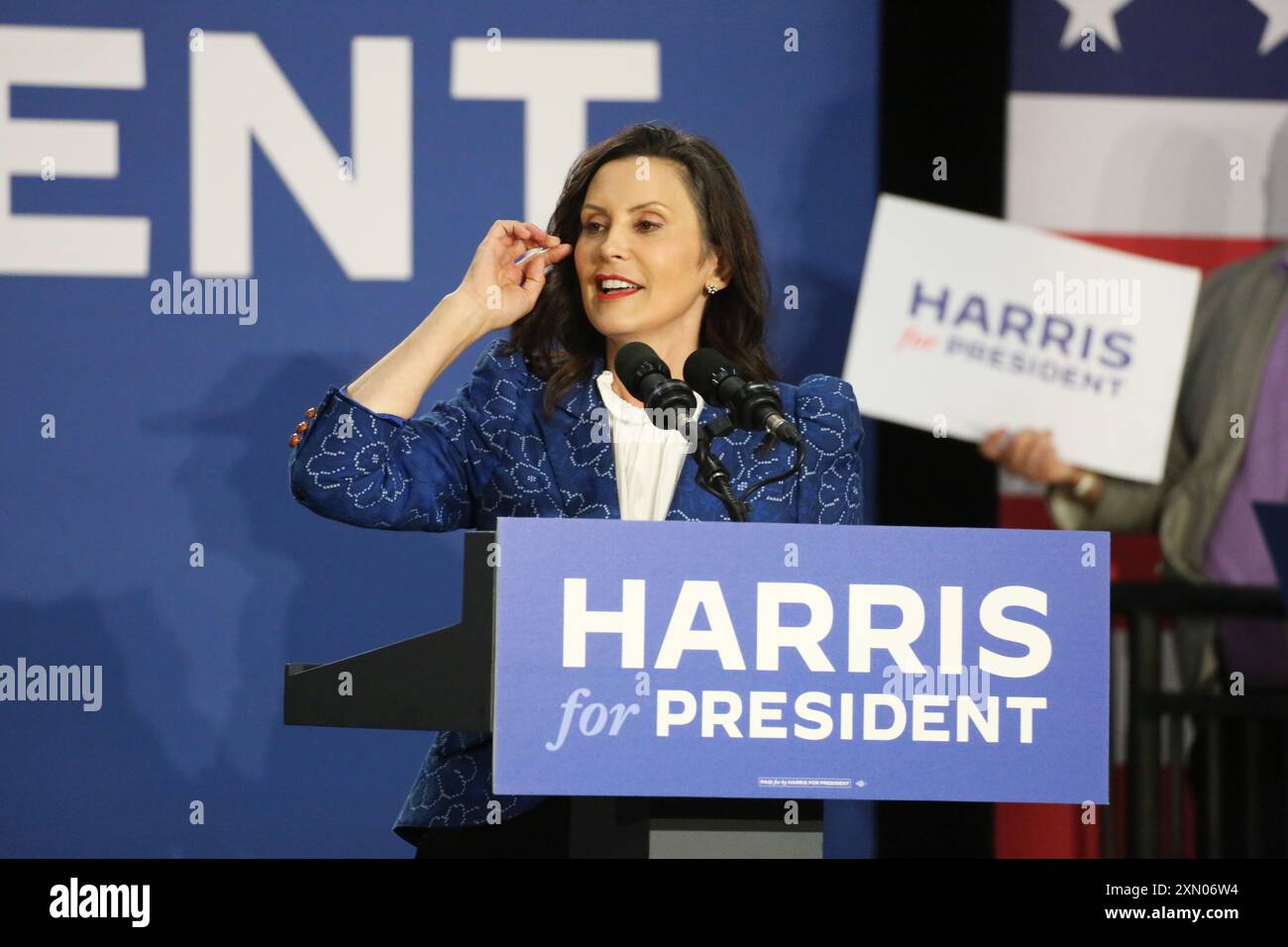 July 29, 2024: Governors Josh Shapiro and Gretchen Whitmer pictured at ...