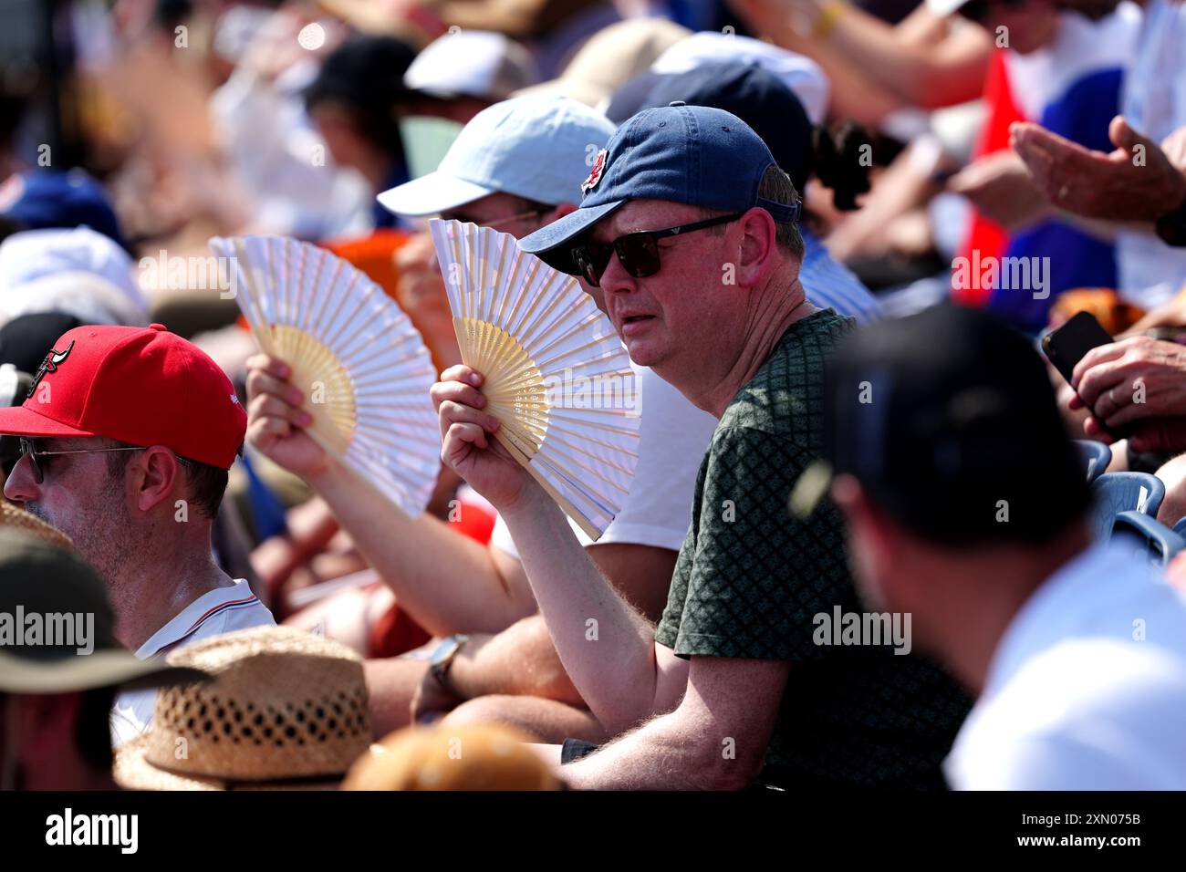 Spectator paris 2024 hi-res stock photography and images - Alamy