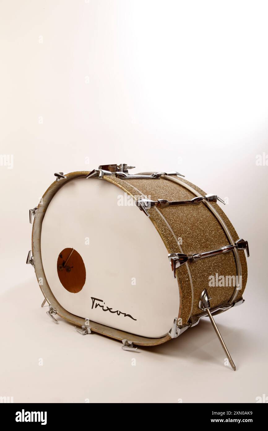 Drum kit cut out hi-res stock photography and images - Alamy